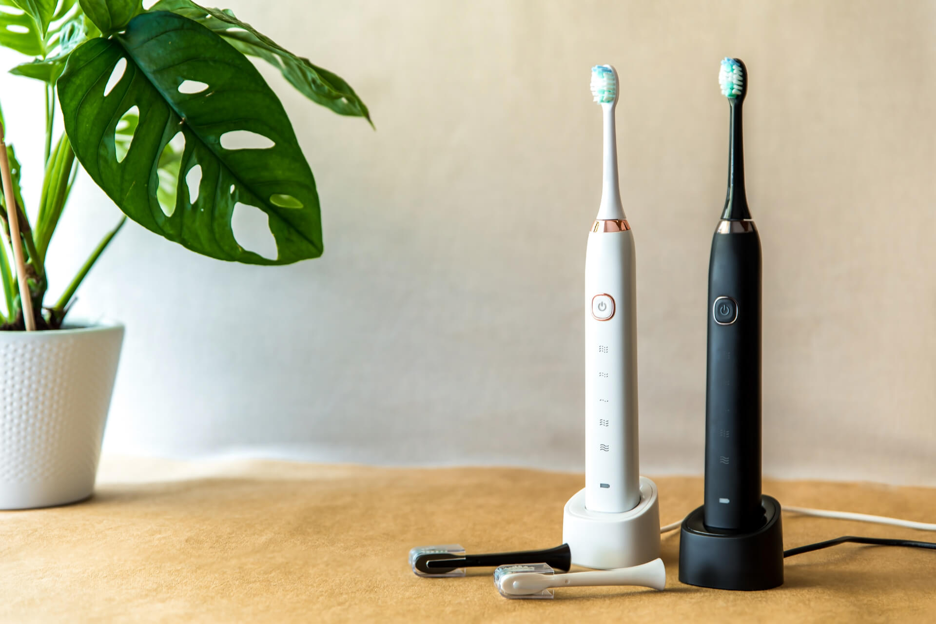 Manual Toothbrush vs. Electric Toothbrush: Which Should I Use? | Johns ...